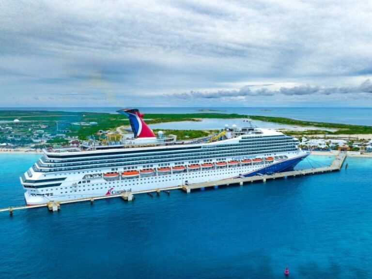 Carnival Passengers Clash In Buffet Fight Over Late-Night Snacks