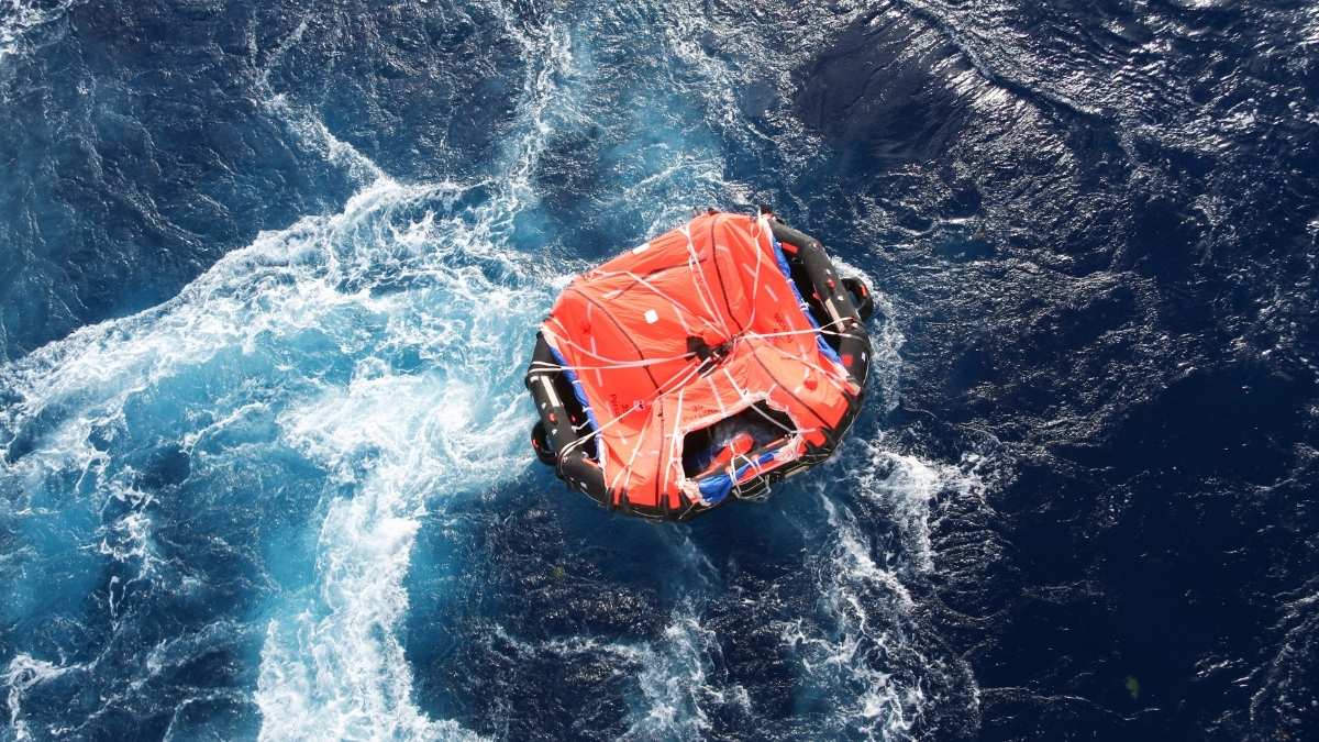 There's Not Enough Lifeboats for Everyone on a Cruise Ship – Here’s Why ...