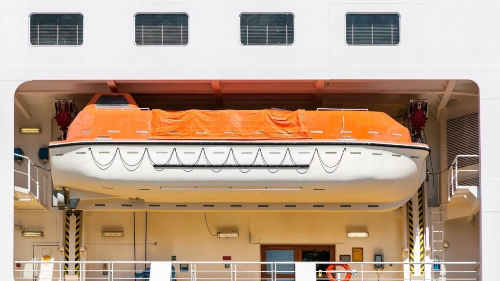 There's Not Enough Lifeboats for Everyone on a Cruise Ship – Here’s Why ...