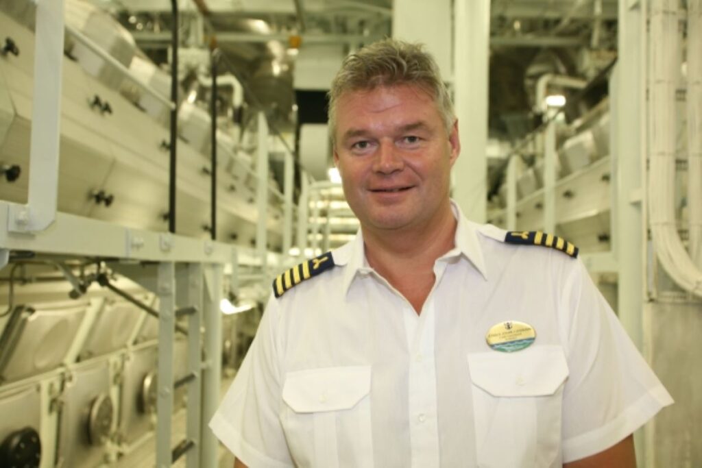 How Much Do Cruise Ship Workers Really Earn? The Truth About Their Pay